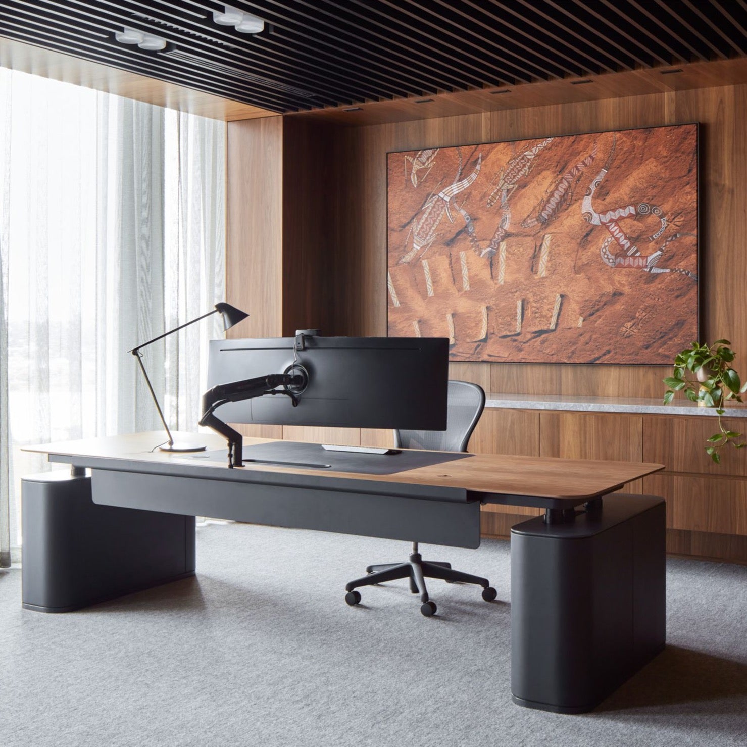 WORKSTATIONS – Aura